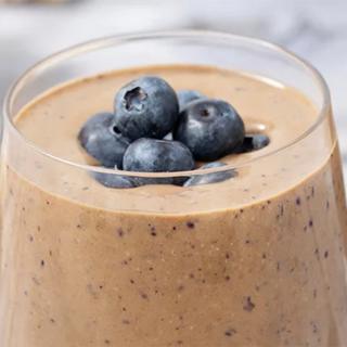 Blueberry Breakfast Smoothie Recipe | Nescafé® Malta